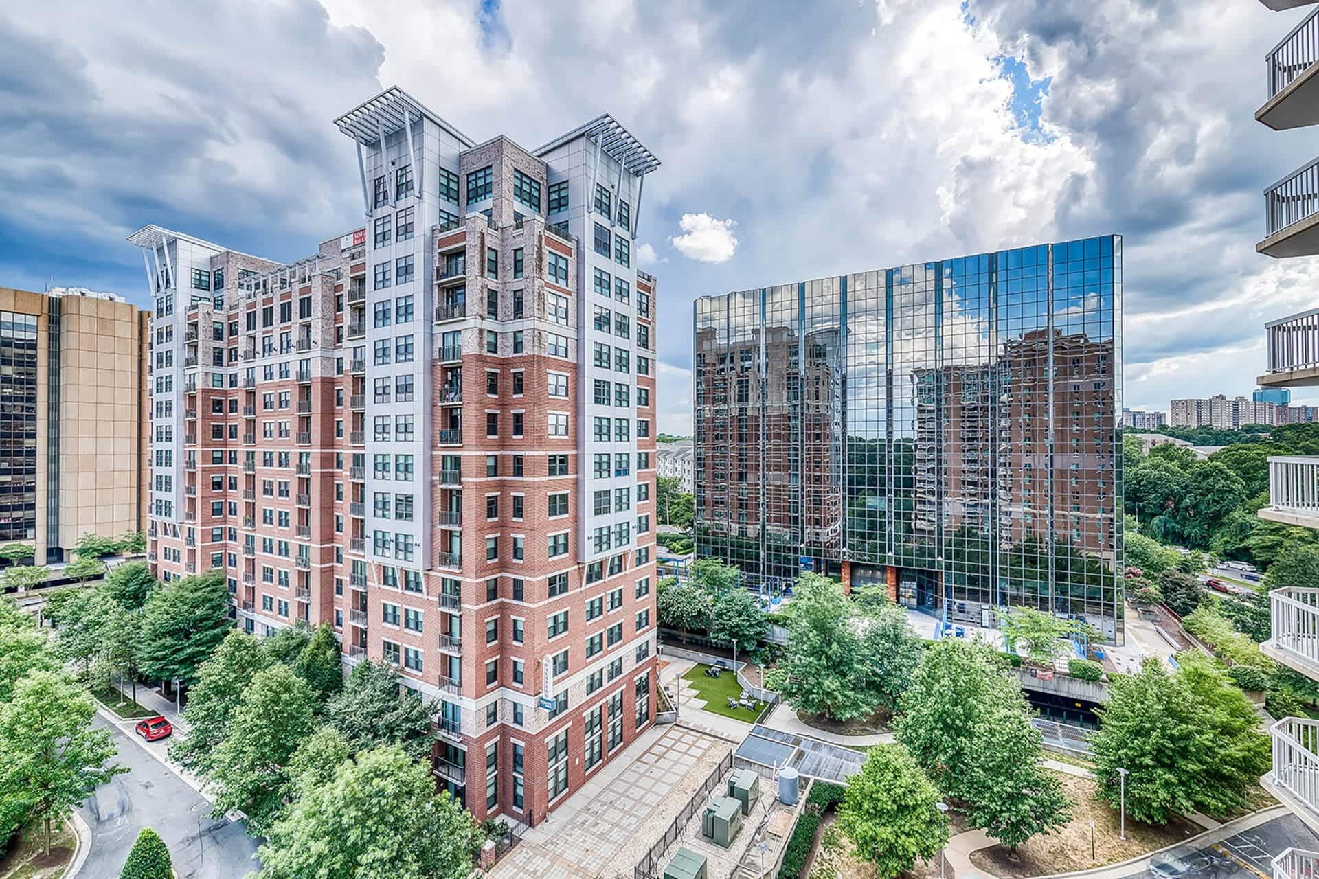 Halstead Tower by Windsor | Alexandria, VA Apartments