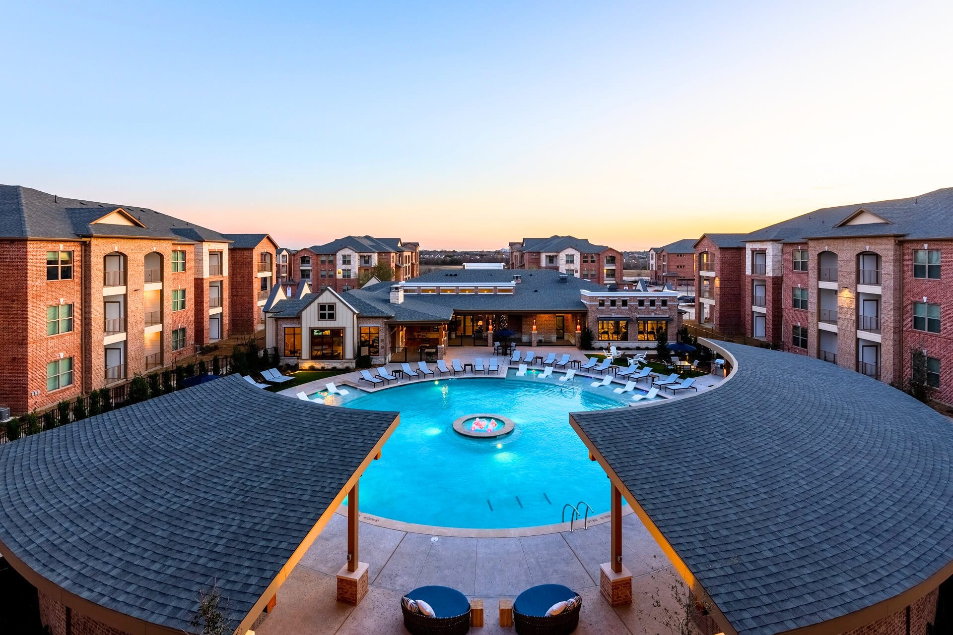 Windsor Castle Hills | Carrollton, TX Apartments