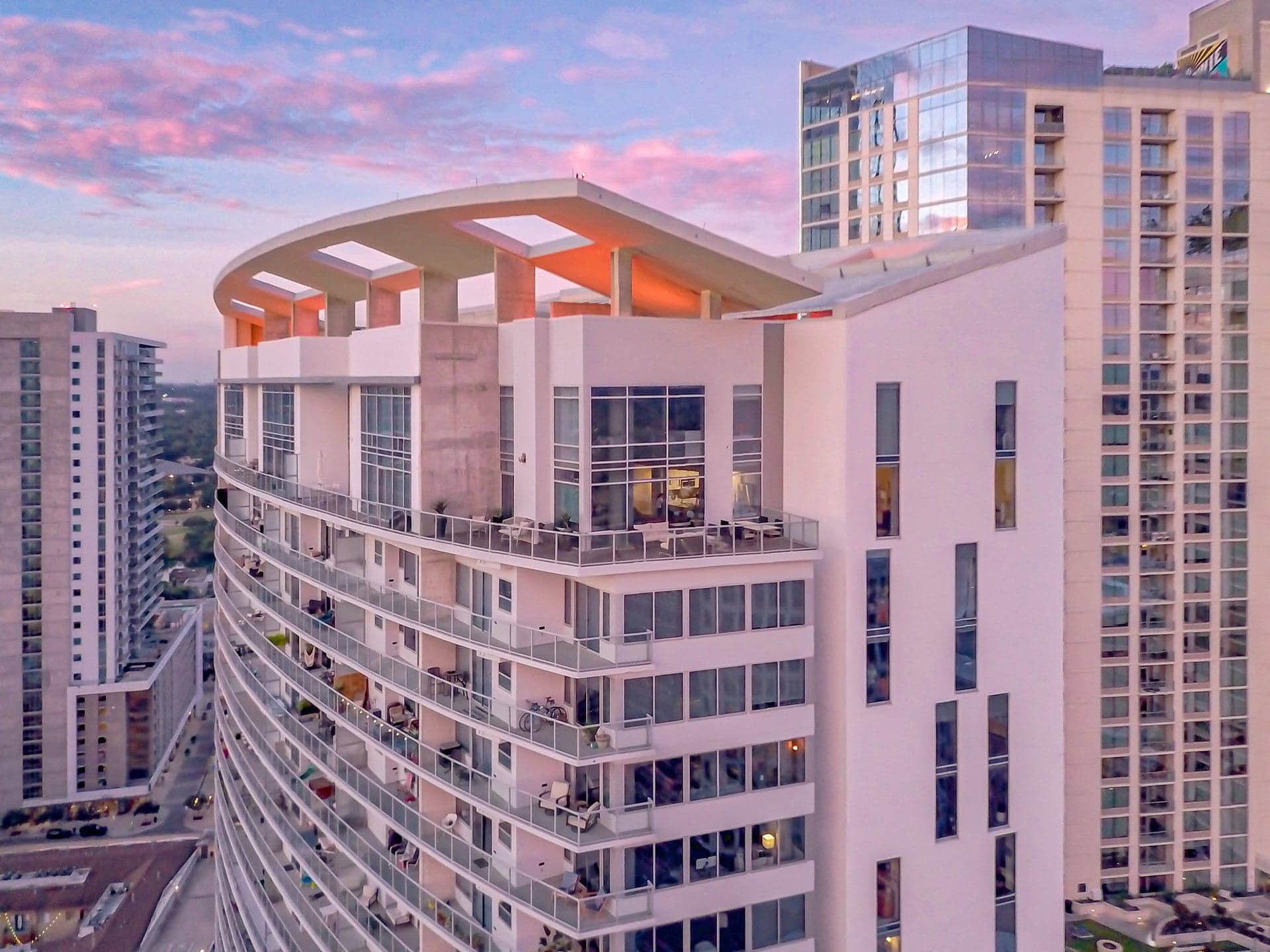 The Monarch by Windsor | Austin, TX Apartments